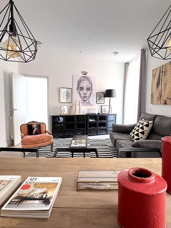 Unbeatable Central Location Iconic Building - Madrid