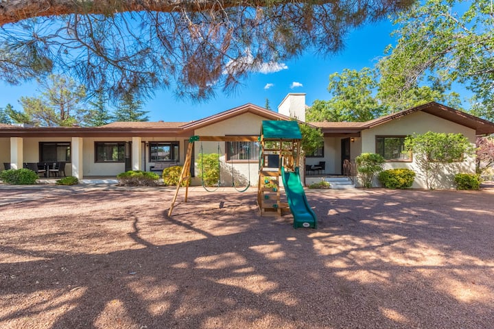 Entire Property Retreat - 7 Br Walk To Uptown - Munds Park, AZ