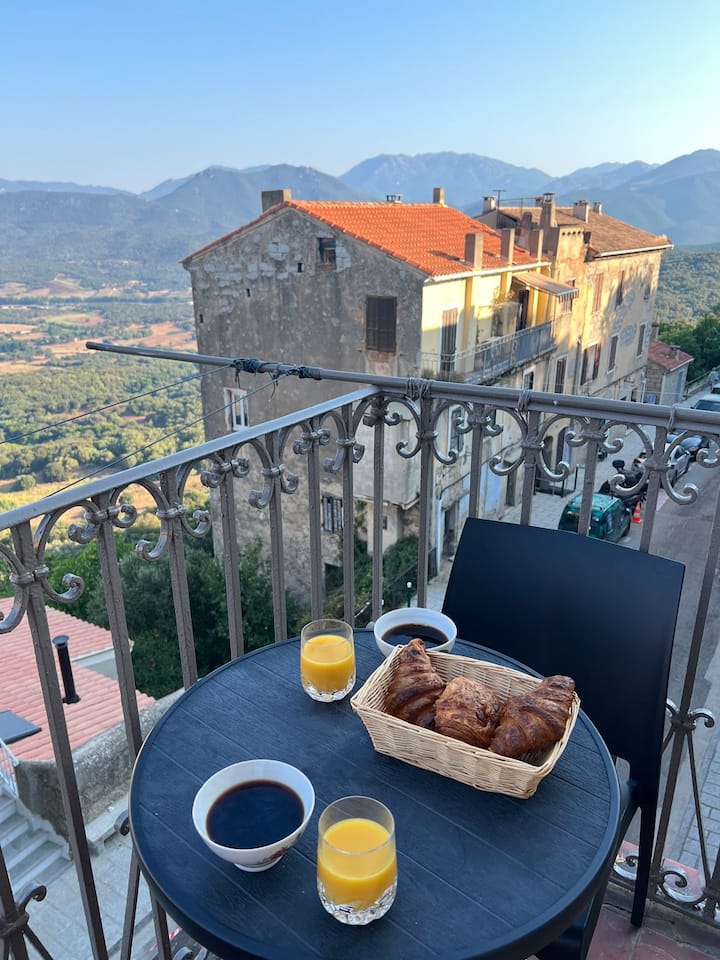 Appartement T3 Authentique Et Spacieux - Sartène