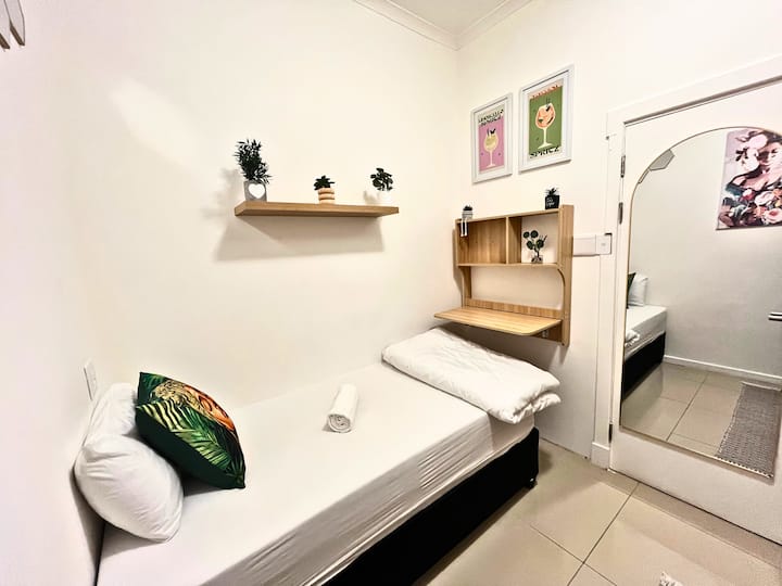 Female Twin Or Triple Room - Cape Town