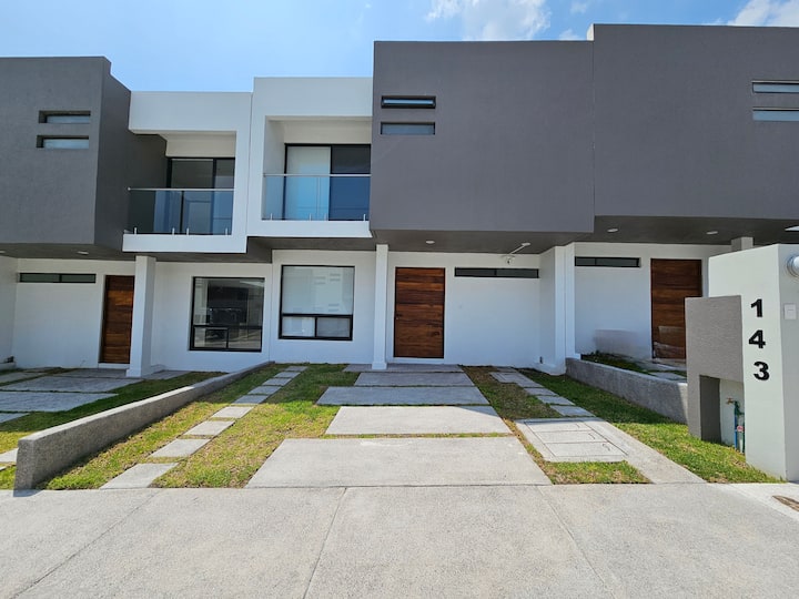 C Zona Segura "Facturamos" Minisplit Hab Principal - Santiago de Querétaro