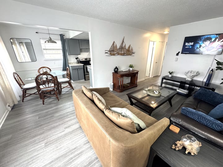 2br Retreat • Walk To Events & Oceanfront - Virginia Beach, VA
