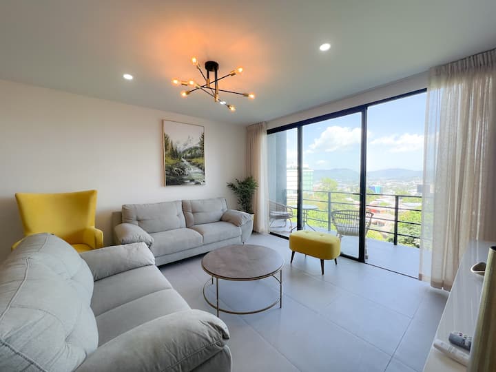 Vibrant City Apartment - 3 Br - 2 Bath - El Salvador
