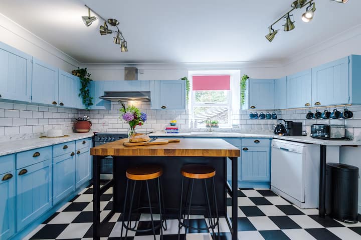 Springholm Cottage | Family Retreat - Sleeps 10 - Ravenglass
