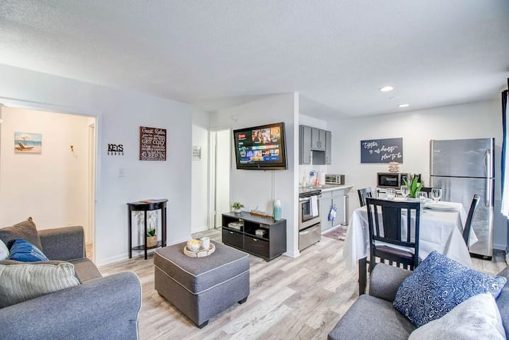 Spacious 2br/2ba • Walk To Boardwalk & Events - Virginia Beach, VA