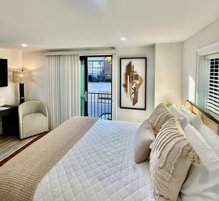 Elegant & Cozy Escape•  Close Salem/boston - Salem, MA