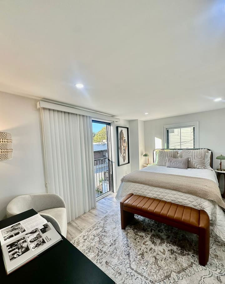 Elegant & Cozy Escape•  Close Salem/boston - Salem, MA