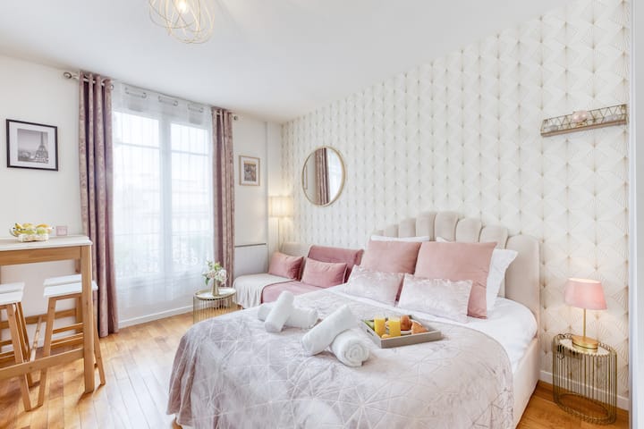 Central Pink ~ 7 Min Métro 13 ~ Chic Parisien 24m² - Clichy