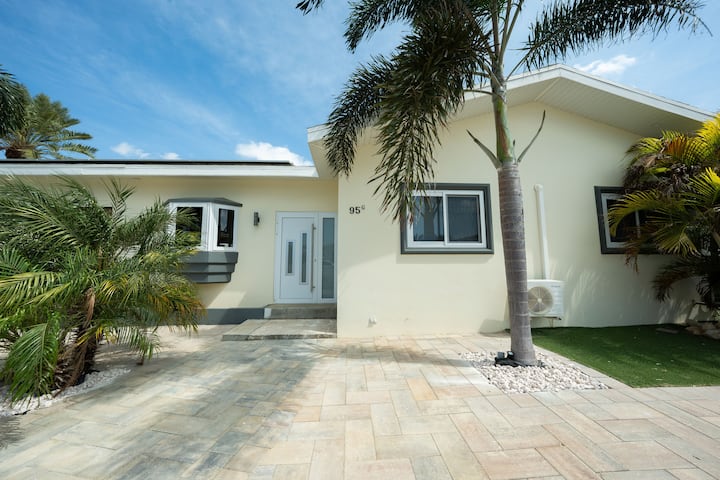 Cas Di Alegria Entire Family Villa W/ Pool - Aruba