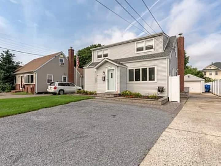 Cozy Home Just Minutes From Bethpage Ryder Cup - Massapequa, NY