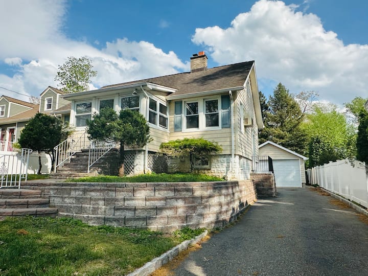 Come To Nj/nyc And Stay At Grandmas House! - New York City