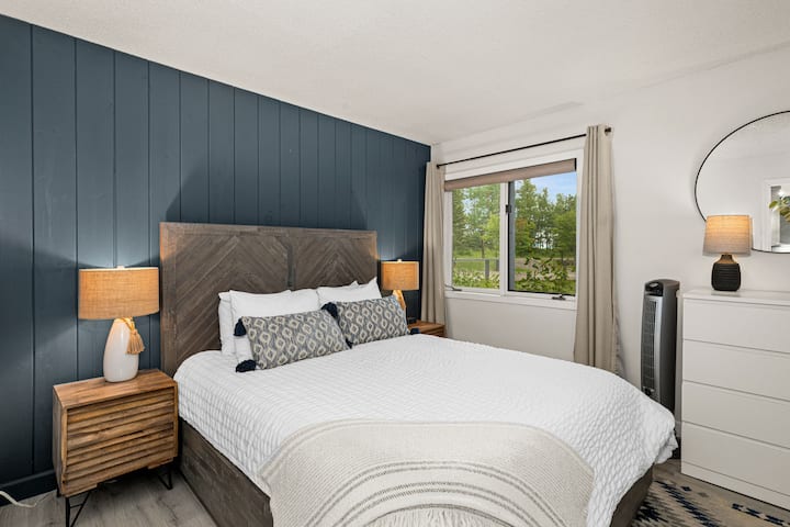 Fully Updated Condo Ski In Ski Out Hot Tub Pool - Lutsen, MN