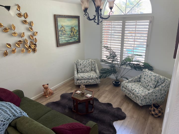 Ultimate Stay Near Sacramento: Swim, Soak & Play - Elk Grove