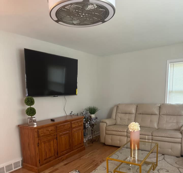 Family Home Near Navy Base - Zion, IL