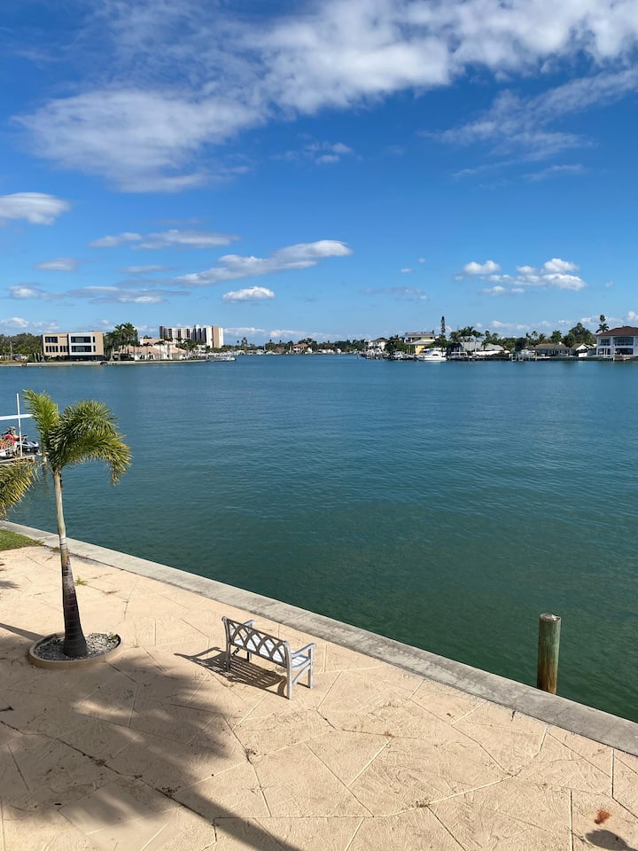 Treasure Island Large Waterfront! Beach Steps Away - Treasure Island, FL