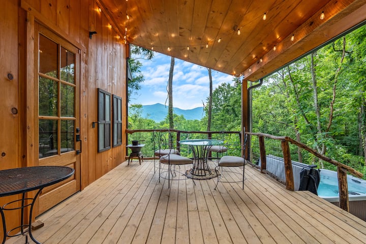 New Modern Cabin! Mtn Views, Sauna, Hot Tub! Enjoy - Black Mountain, NC