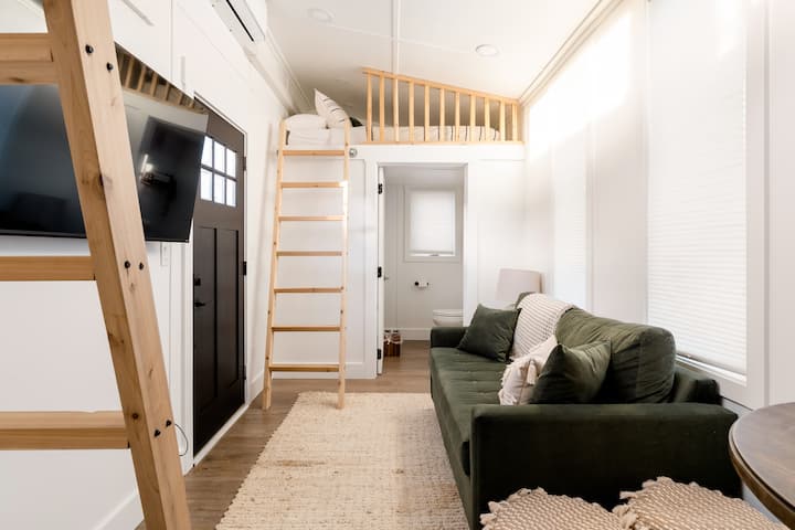 Tiny Retreat • Walk To Bars, Food & Local Art - ポートランド, OR