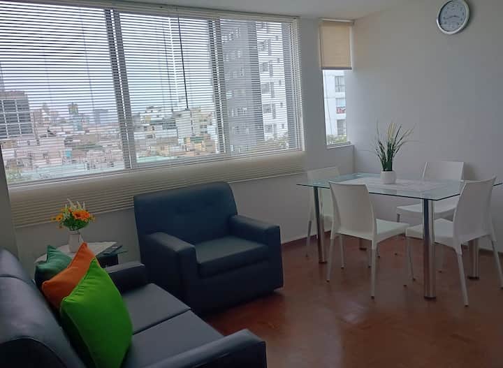 Lindo Departamento En Zona Tranquila Vista Avenida - Peru