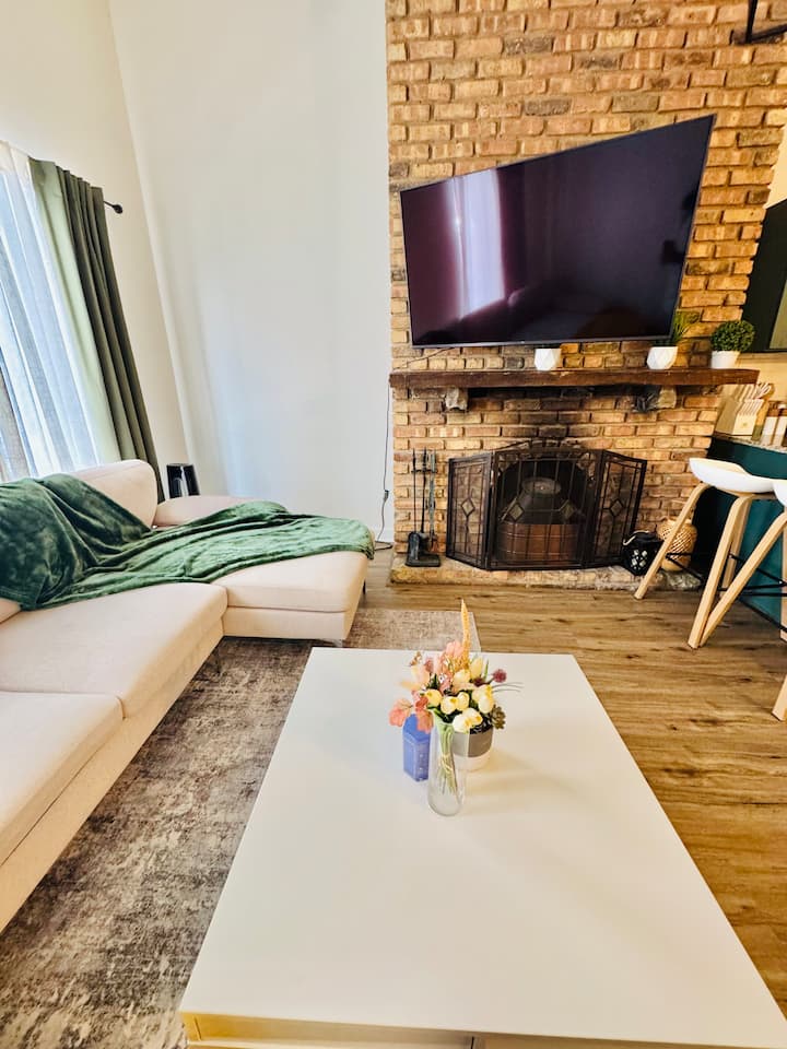 Modern& Newly Renovated 2br | 1 Free Parking - Chicago, IL