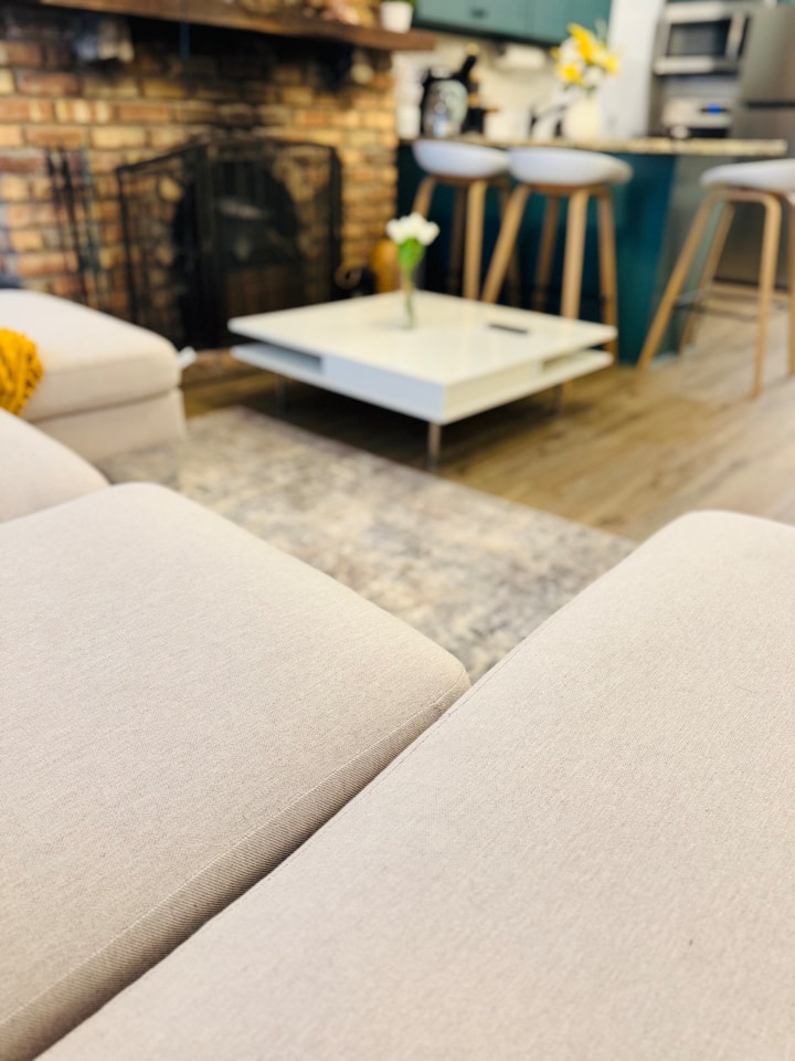 Renovated 2 Br Near Depaul Univ- Parking& Laundry -