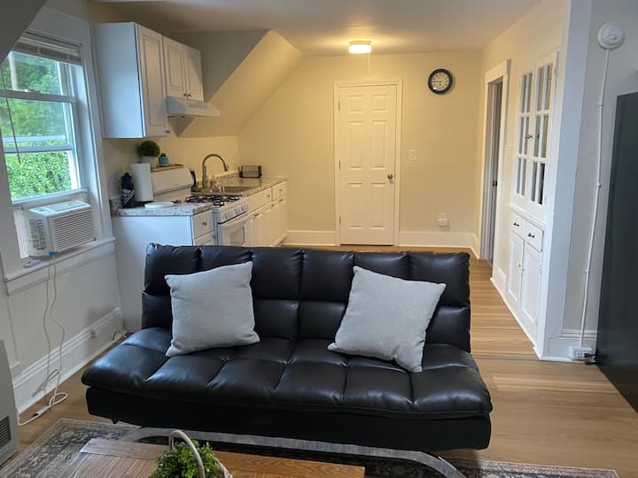 Just Renovated Apartment - Manchester, NH