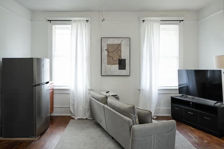 Blue Beauty On Greene - Augusta, GA