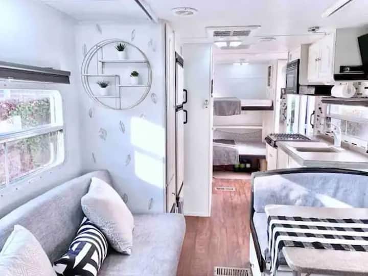 Cute Clean Trailer For The Night By Lax - Los Angeles, CA