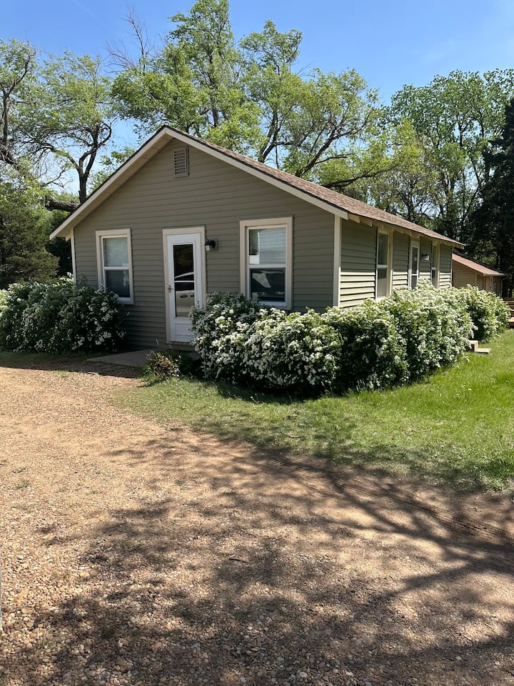 Sunny’s Cabins At Lake Afton - Wichita, KS