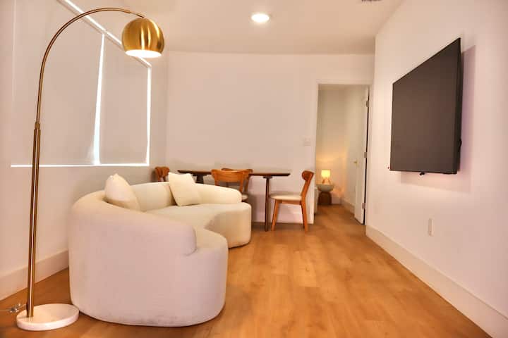 14ppl | 15 Min Airport | Free Parking | Laundry - Miami, FL