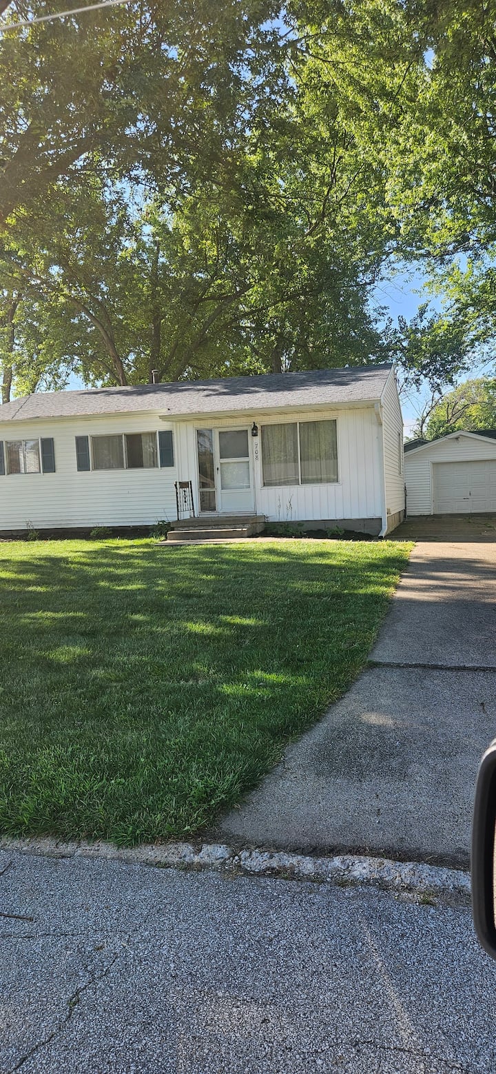 Altoona Ranch Home - Altoona, IA