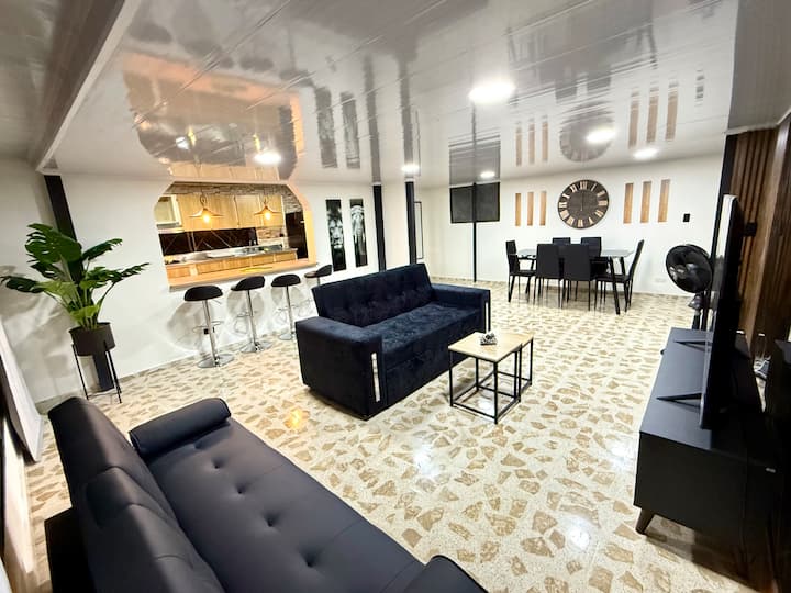 Espectacular Y Amplio Apartamento En Laureles - Medellín