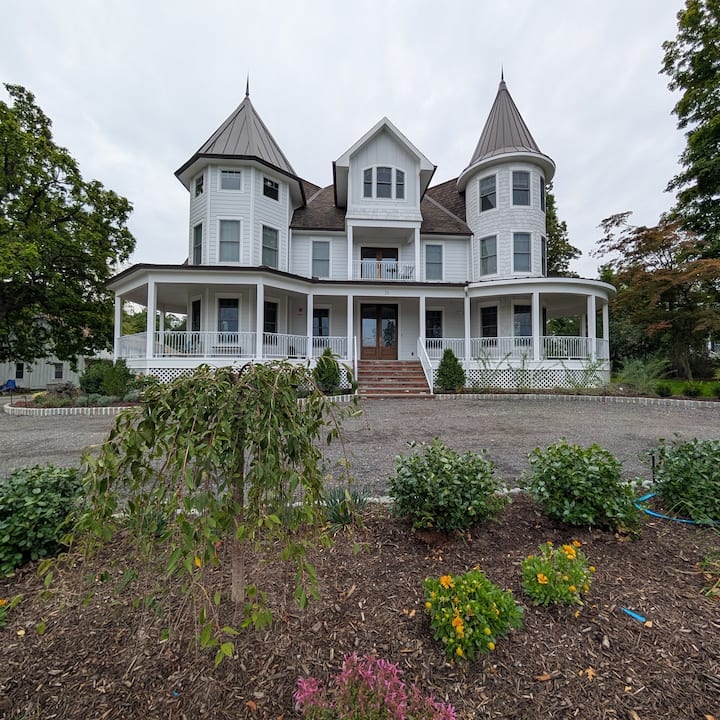 Parkway House Goshen Bed & Breakfast Suite #4 - Goshen, NY