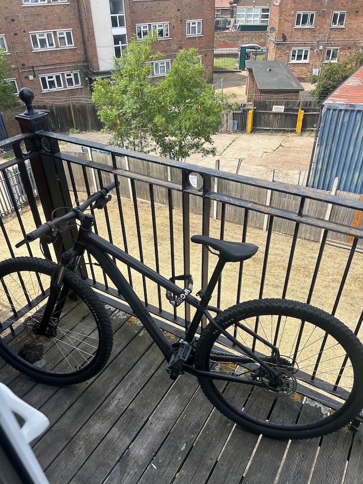 2 Bed Review Apartment - Romford