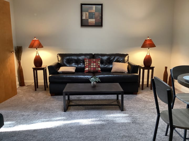 Double Lounge Getaway – 1br + 2 Living Spaces - Greensboro, NC