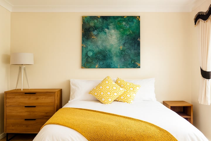 Holiday Home For 10. Jacuzzi, Bbq And Driveway! - Chingford