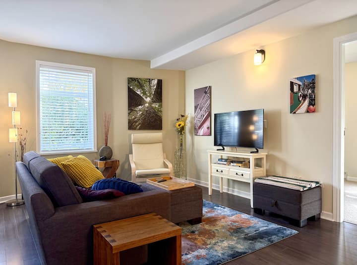 Casa Azul - 1 Bedroom + Den/office In James Bay - 빅토리아