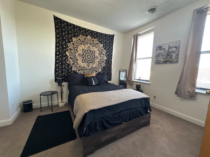The Downtown Hideaway – Stylish 1br Comfort - Greensboro, NC
