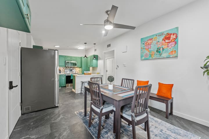 Modern Tampa Getaway - 3 Mins From Bucs Stadium - Tampa