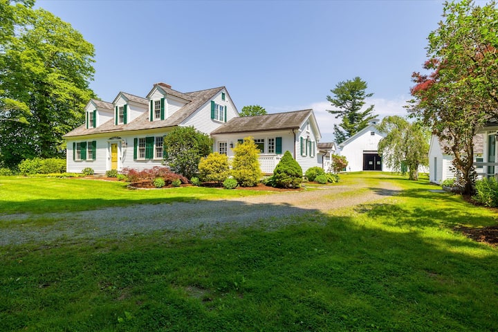 Luxury Renovated Farmhouse At Golden Hill Farm - Mashamoquet Brook State Park, Pomfret Center