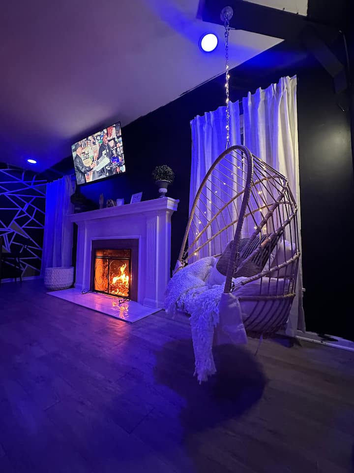 U1 Luxe - Detroit, MI