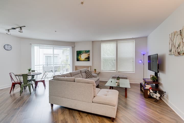 Cozy 2bedroom In Marina Del Rey With Parking - Marina del Rey, CA