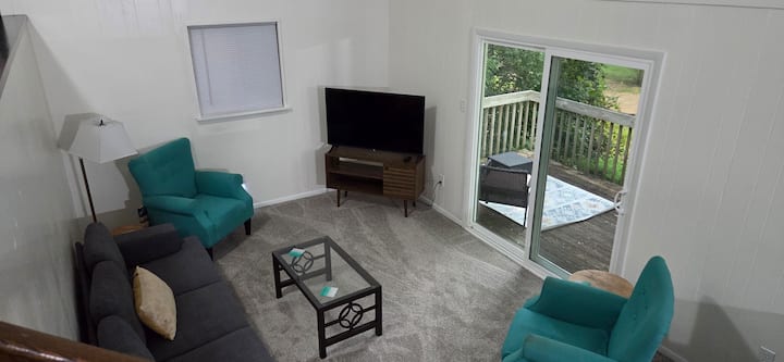 Walk To Wvu Football | Stylish 2br Upper Unit - West Virginia