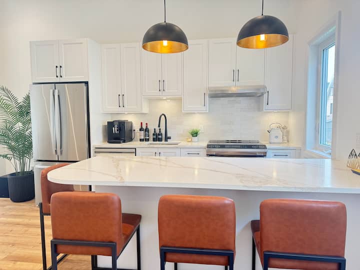 Stunning Coach House In The Heart Of Hintonburg - Ottawa