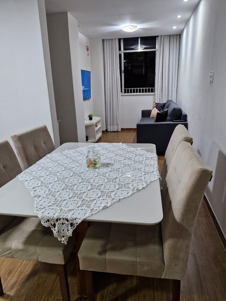 Apartamento De 1 Quarto, Há 1 Quarteirão Da Praia. - Niterói