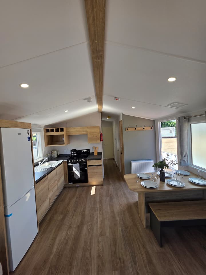 Discover Your Perfect Gateway In Our Cozy Caravan -