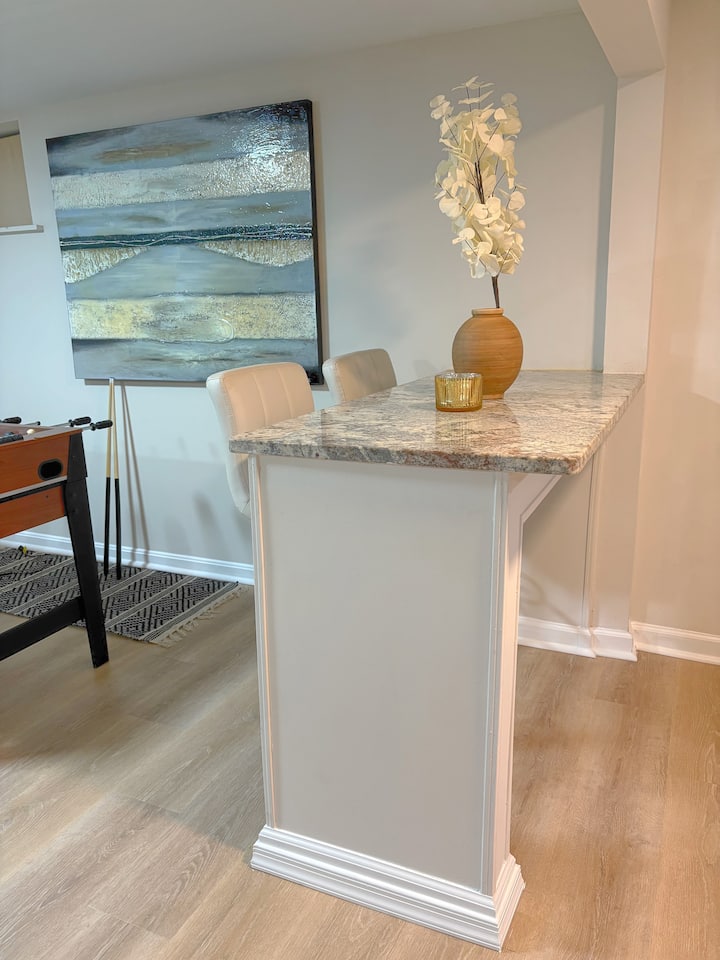 Private 2br Unit Near Dc & Tysons Corner - Falls Church, VA