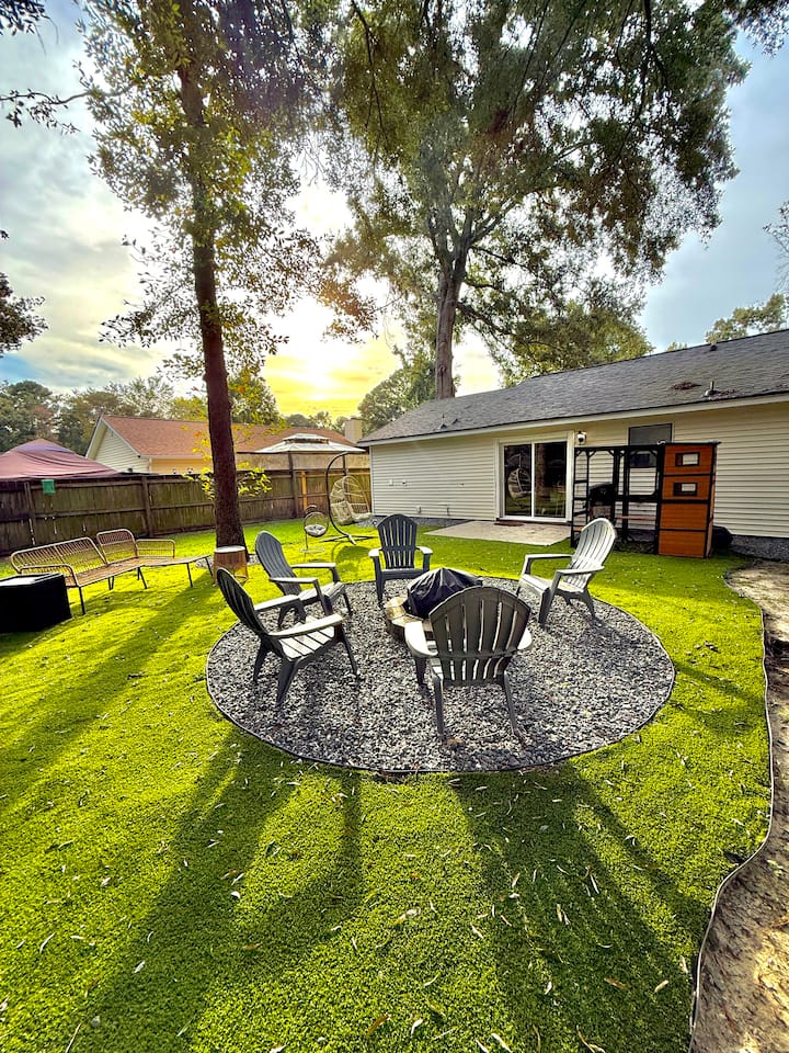 Modern Home W/ Theater, Bbq & Private Yard - Goose Creek, SC