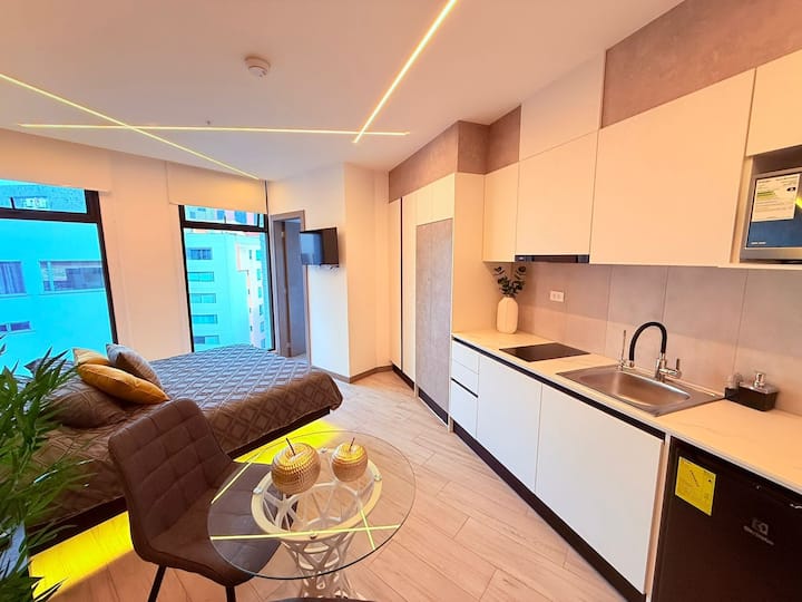 Suite Pontina+jacuzzi+spa- Lujosa+malls-carolina - Quito