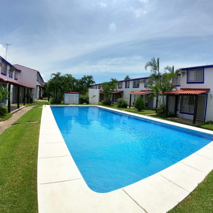 Casa Con Alberca En Zona Puerto Márquez Acapulco - Acapulco