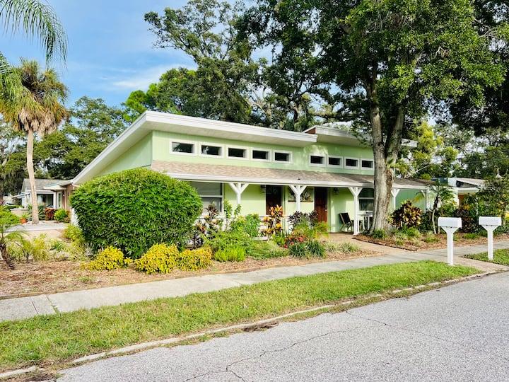 Coastal Cottage In Safety Harbor - Safety Harbor, FL